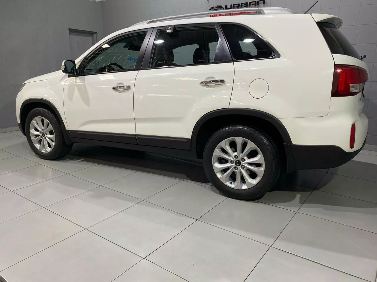 Carro KIA Sorento 2.4 EX2 2014 - 3963729 - São Paulo - SP