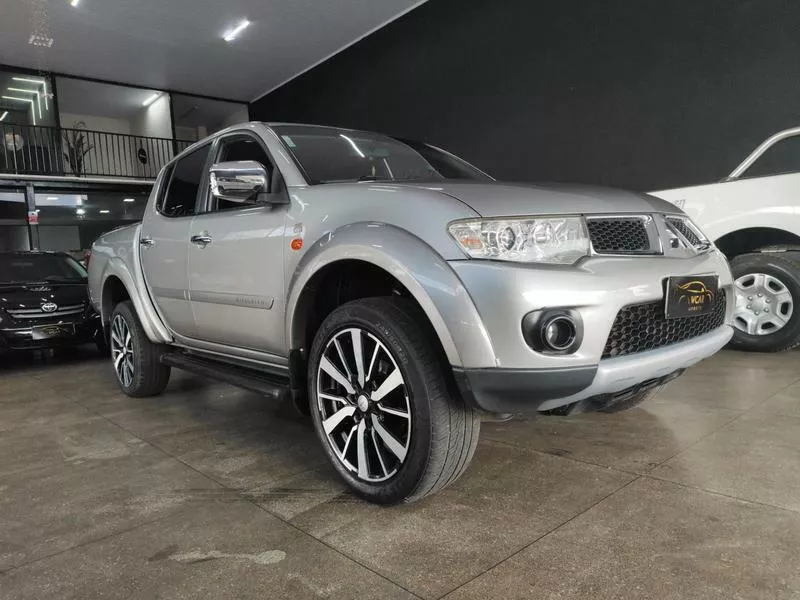 Carro Mitsubishi L200 Triton 3.5 V6 2013 - 5353752 - Brasília - DF