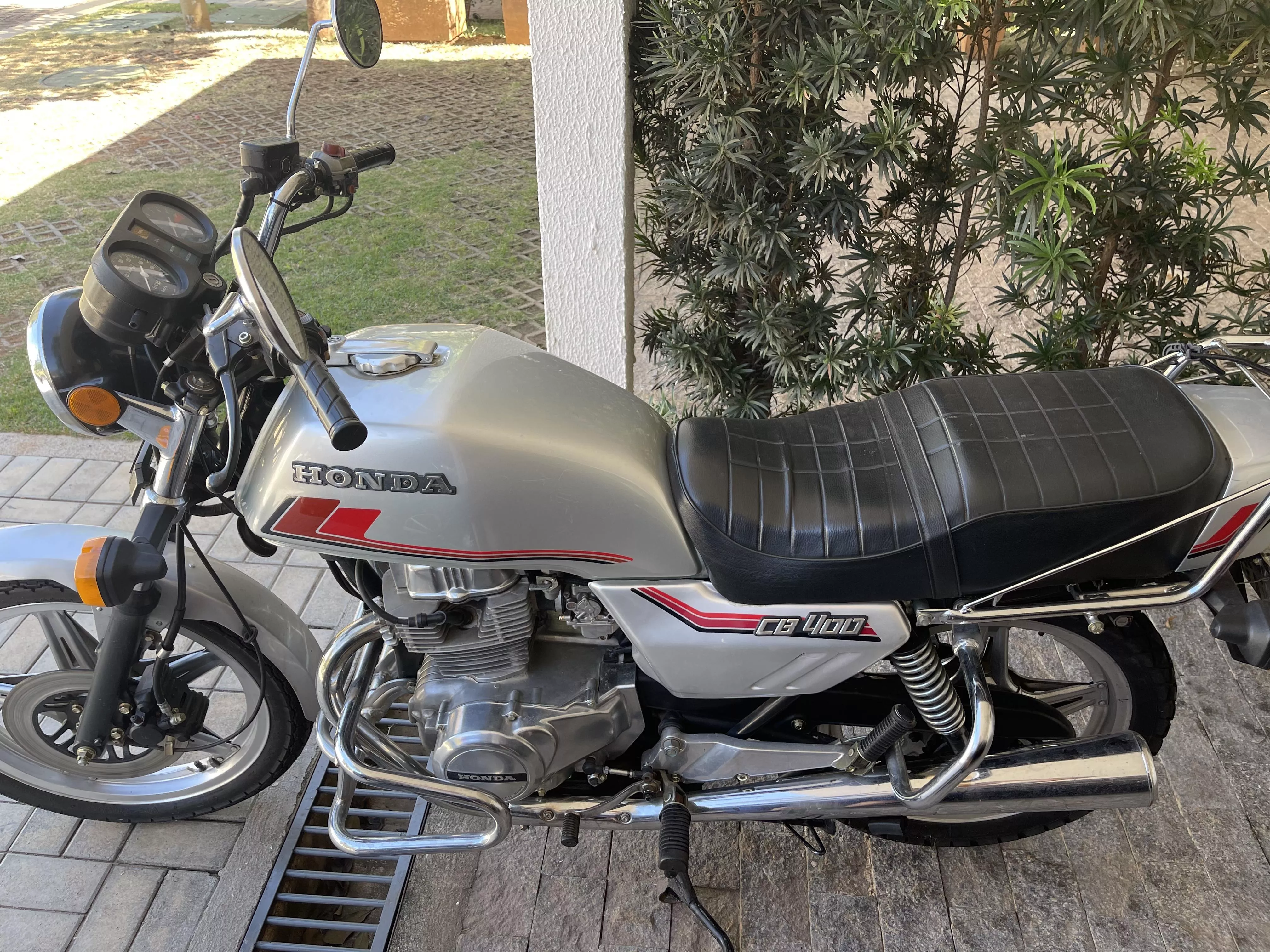 1 Motos Honda CB 400 à venda em PR