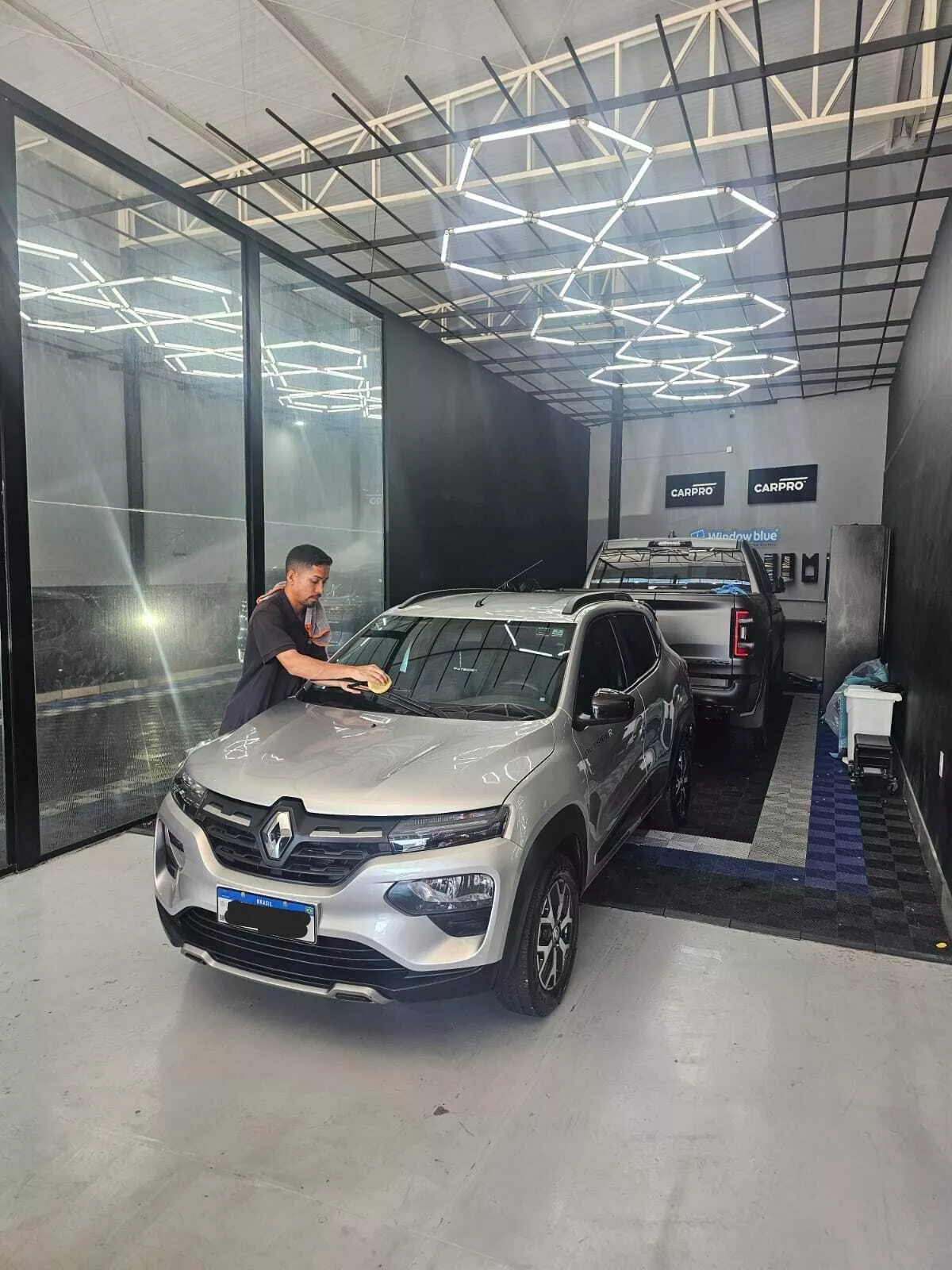 Carro Renault Kwid 1.0 Outsider 2023 - 7689312 - Goiânia - GO