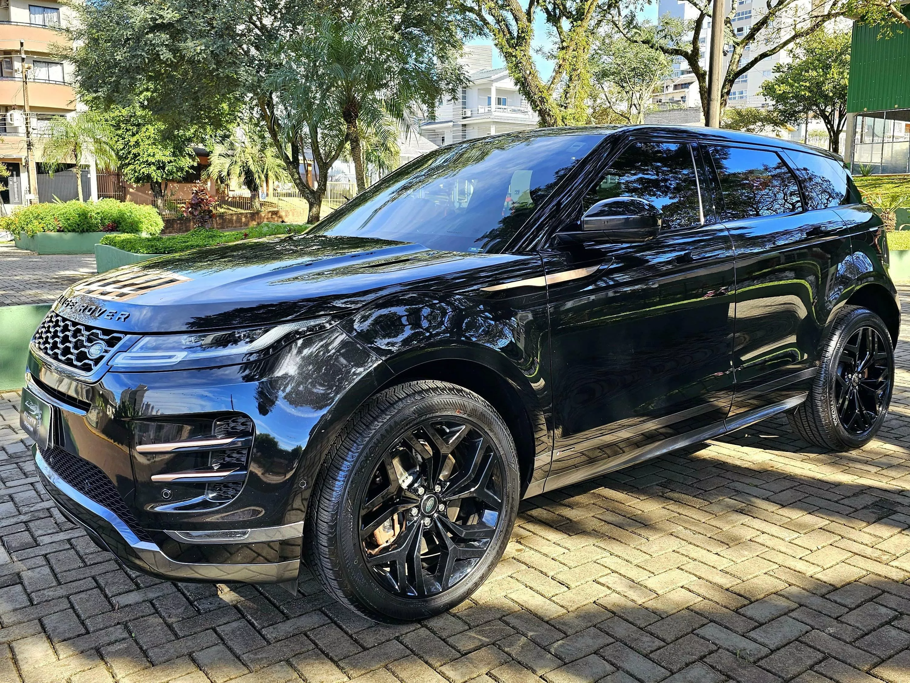 19 Carros Land Rover Range Rover Evoque 2.0 P250 R-dynamic SE AWD à venda