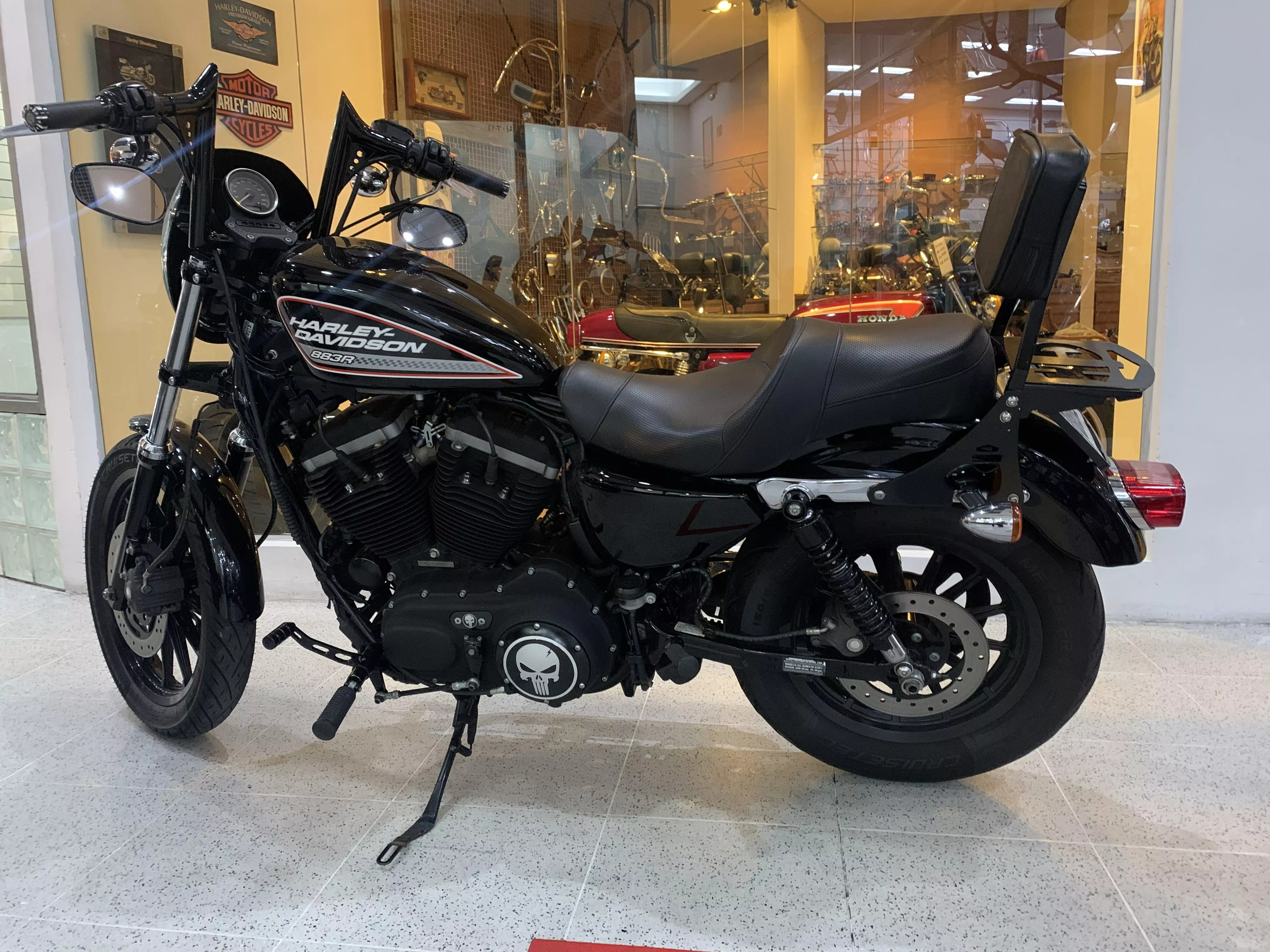 83 Motos Harley-Davidson Sportster 883 à venda