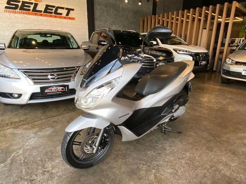 Moto Honda PCX 150 DLX - 2017 - 780191 - Londrina PR | Moto.com.br
