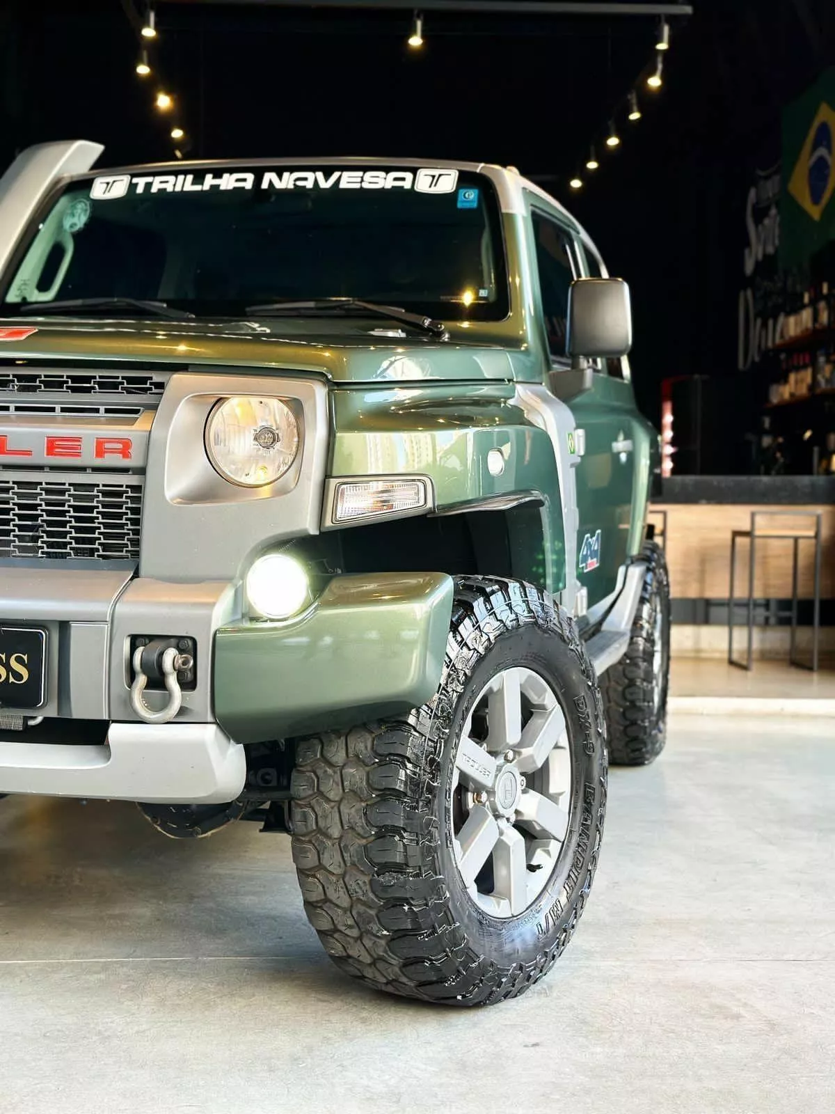 102 Carros Troller à venda