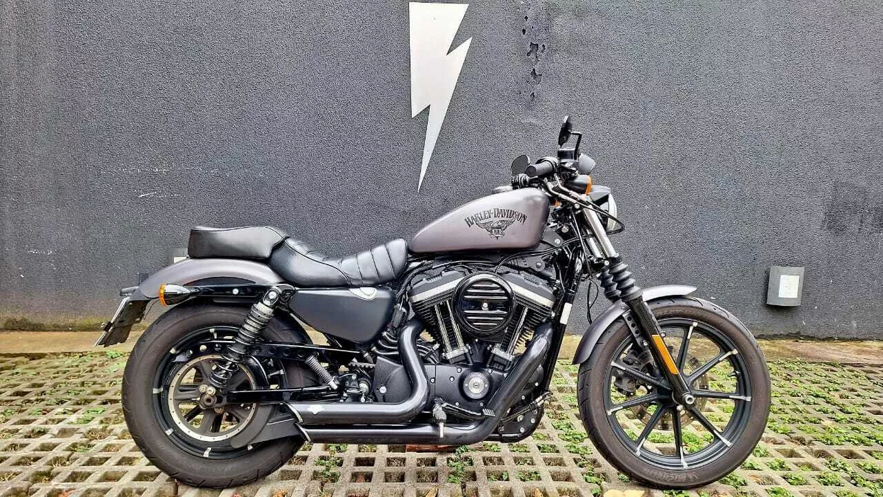 96 Motos Harley-Davidson Sportster 883 à venda