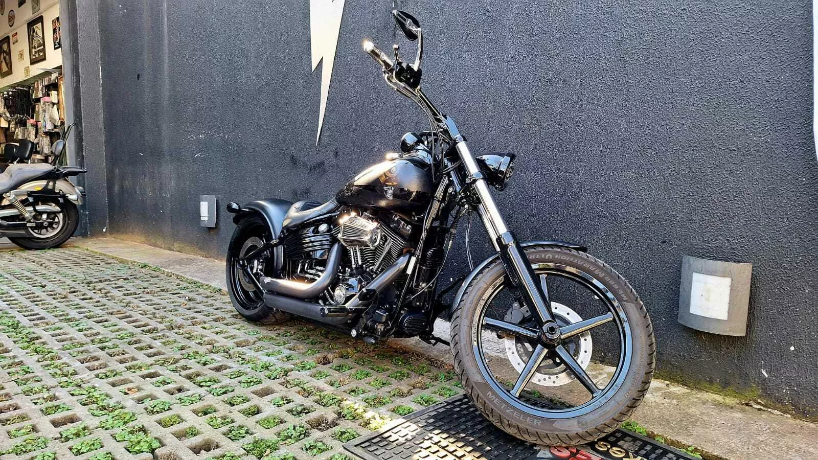 17 Motos Harley-Davidson Rocker em Curitiba PR | Moto.com.br
