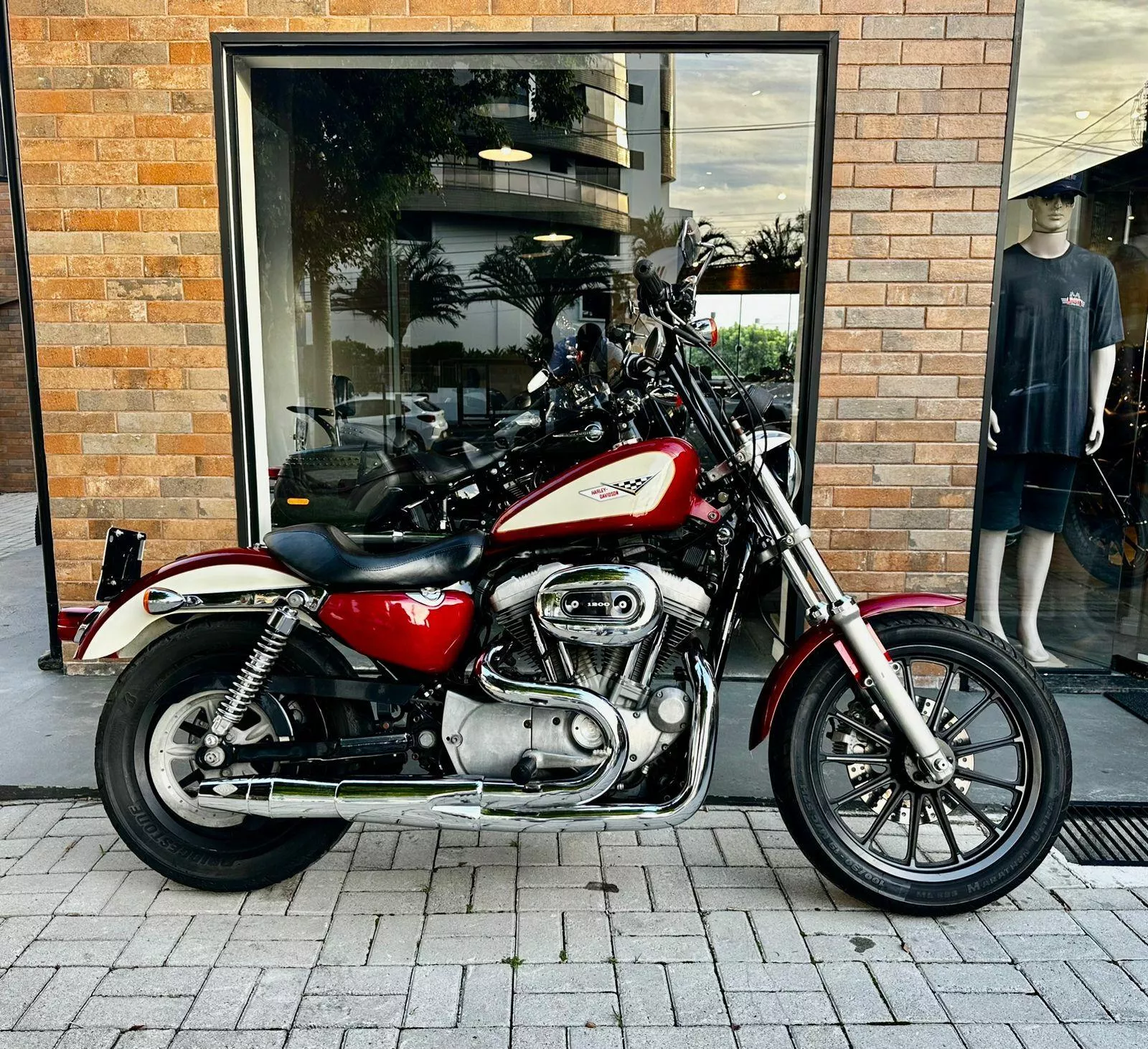 97 Motos Harley-Davidson Sportster 883 à venda