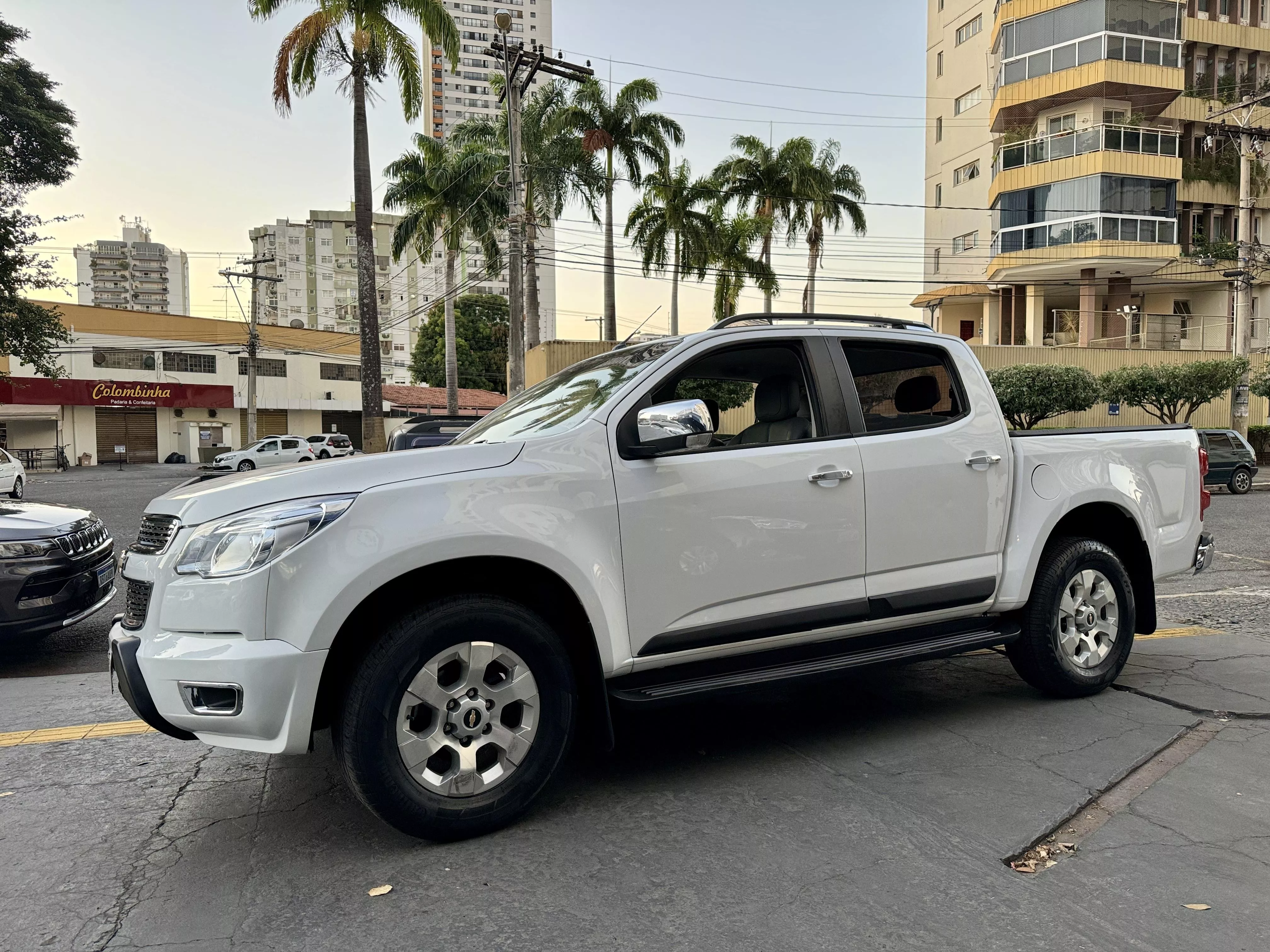 Carro Chevrolet S10 2.4 LTZ 8V 2013 - 4209408 - Goiânia - GO