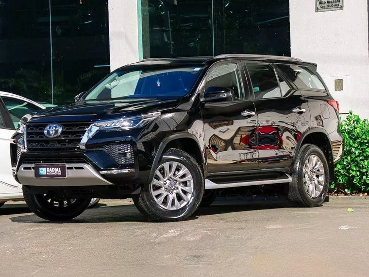 2 Carros Toyota Hilux SW4 à venda em Anápolis - Goiás