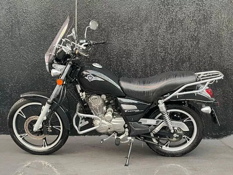 7 Motos Haojue Chopper à venda